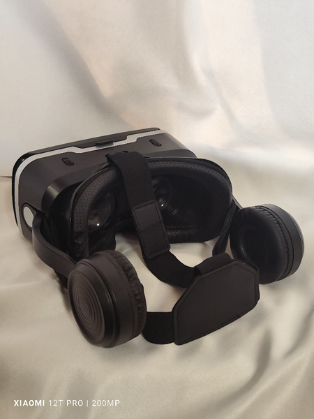 VR SHINECON ochki sotiladi