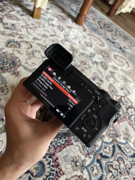 Sony A6400 kit 18-135mm в отличном состоянии