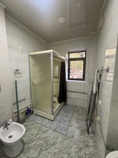 Ракат 2/2/4 кирпич разделка, Высокопотолочка 60м2 не торец. Р махалла
