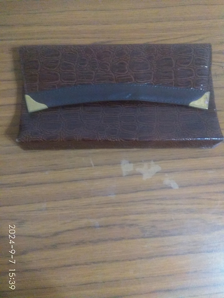 Продаю женскую сумку и клатчи