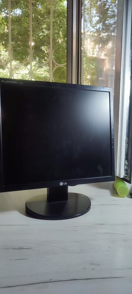 Монитор от LG FLATRON