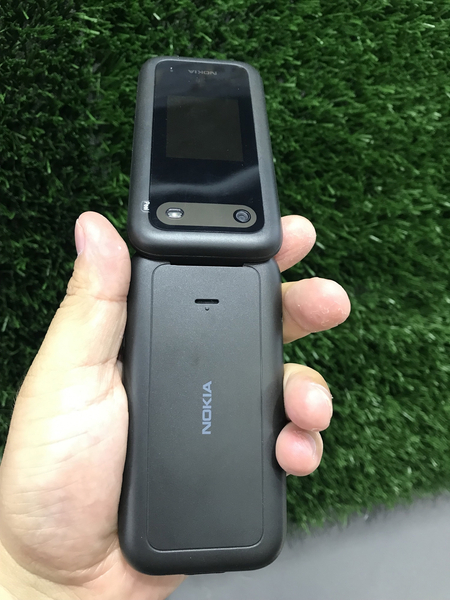 Nokia 2660 Flip yengi