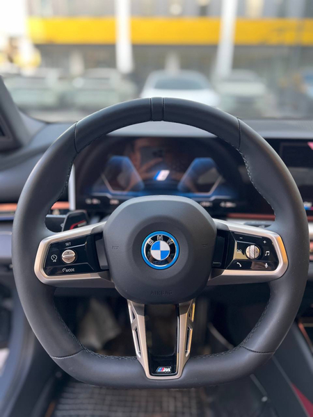 BMW i5 2024 эксклюзивные спортивные пакеты i5 edrive 35L M