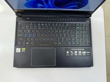 Acer predator helios 300 core i7 1 tb ssdlik RTX 3060 6 gb videokarta