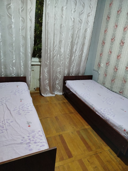 Сдается квартира 2/2/5 в Янгихётском районе Спутник 4.