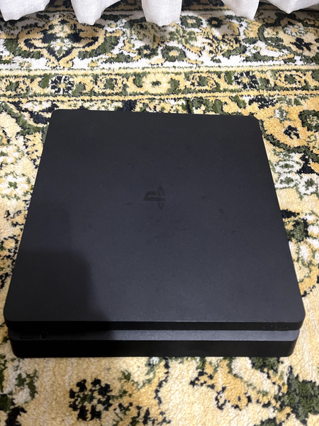 Play Station 4 Slim 2.5TB