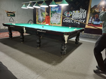 Bilyard stol grafit sotiladi