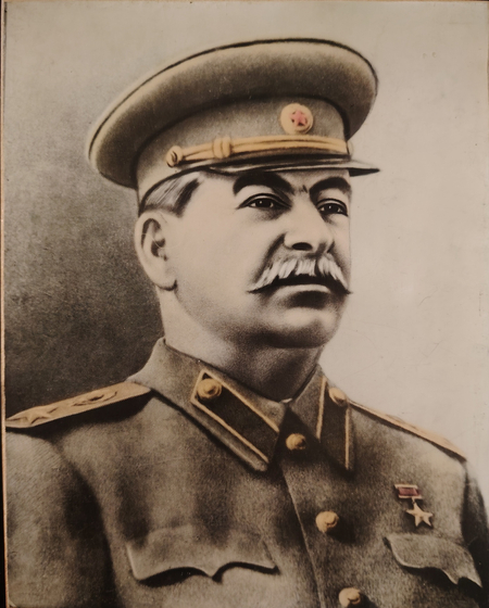 Фотография на доске И. Сталина