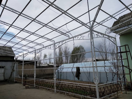 Kontener materialdan issiqxona naves tom xizmati bajaramiz