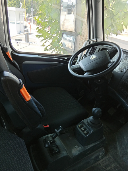 Тягач Howo T7H 6x4 CNG 440л.с