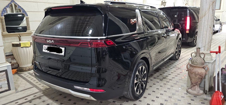 Kia Carnival full