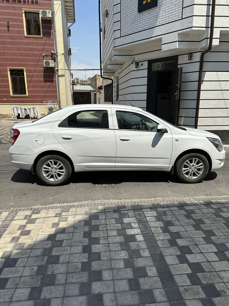 Moshina sotiladi cobalt