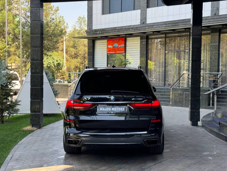 BMW X7 xDrive50i