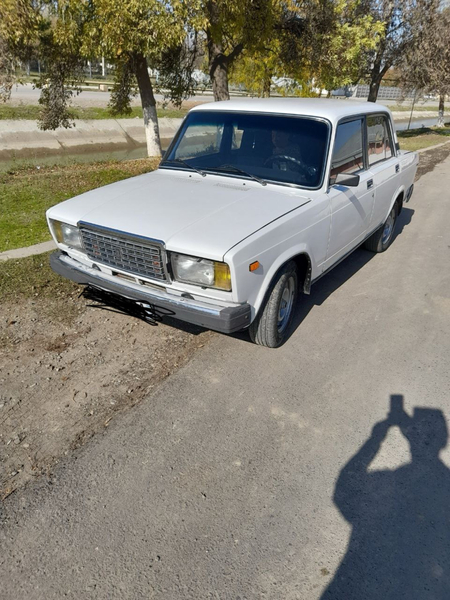 Vaz 2107 srochna sotiladi
