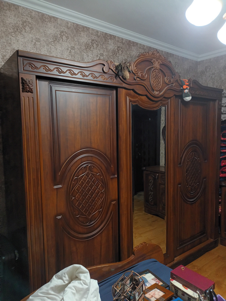 Продам спальный гарнитур