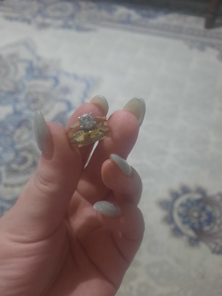 Продаю кольцо срочно