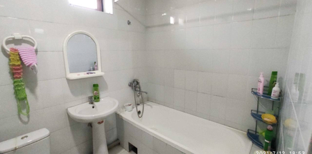 Mikrarayon Arkaga srochna 4 xonali uy ijaraga beriladi narxi 350 y.e.