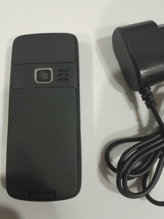 Assalom alekum telefon sotiladi original Nokia 3110 imeidan Ofitsialno