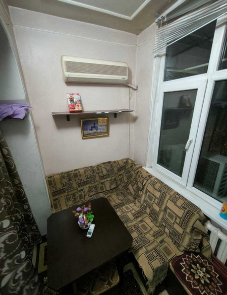 Sotiladi M.Ulugʻbek metrosi yonidan 2*3/2/4 45m² boʻlgan shinam uy