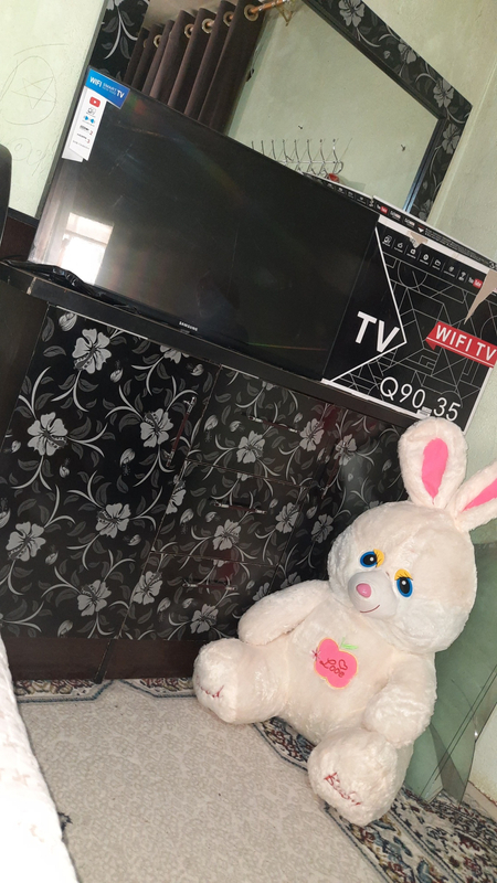 Smart samsung wi-fi TV televezor,  kamod tryumo va igrushka