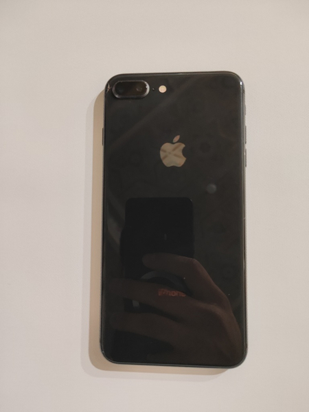 iPhone 8+ sostayanasi yaxshi