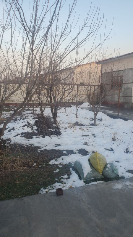 Uy sotiladi. 6 sotih namunali uylardan. Qibray