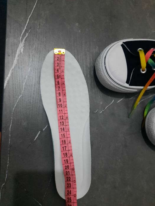 Продаётся фирменный новый кеды