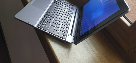 Продам нетбук+планшет 2/1 Acer N15P2