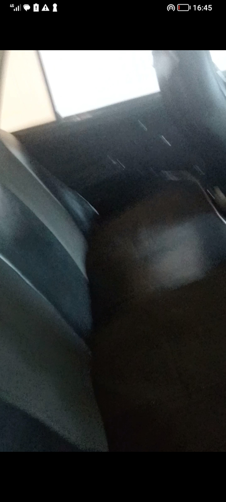 Vaz 2106 sotiladi 1300$