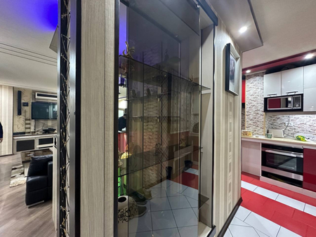 Продается 3-х комнтаная квартира метро Космонавтов Жемчуг