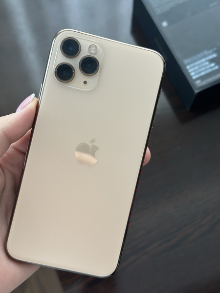 iPhone 11 pro Gold