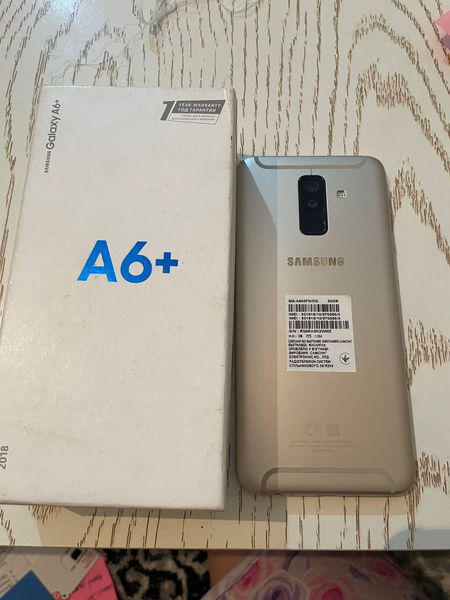СамсунгА 6+ (б/у)