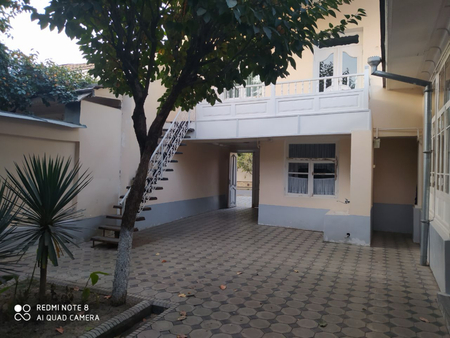 Uchastka sotiladi Komolon mahalada