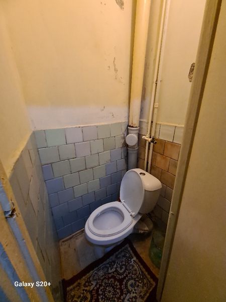 Тезда 2хонали 1-этажда жойлашган квартира сотаман. 65м². Шарк бозорча