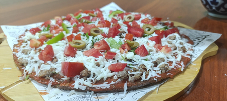 KETO PIZZA biz bodom va kakos unlaridan sog‘lom pitsa etkazib beramiz