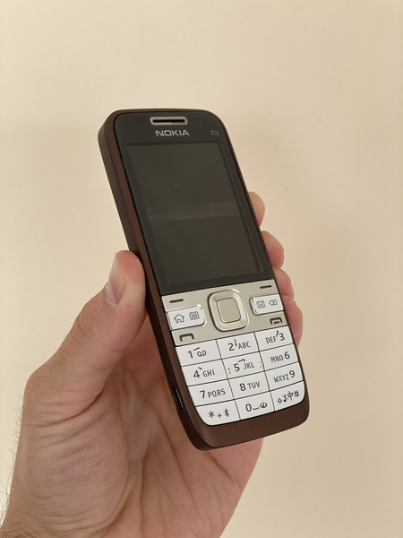 nokia E52 в идеальном состоянии