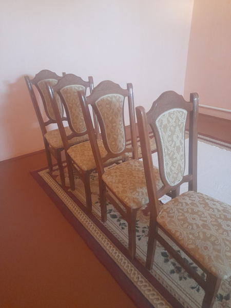 Стулья сатилади 8 данна