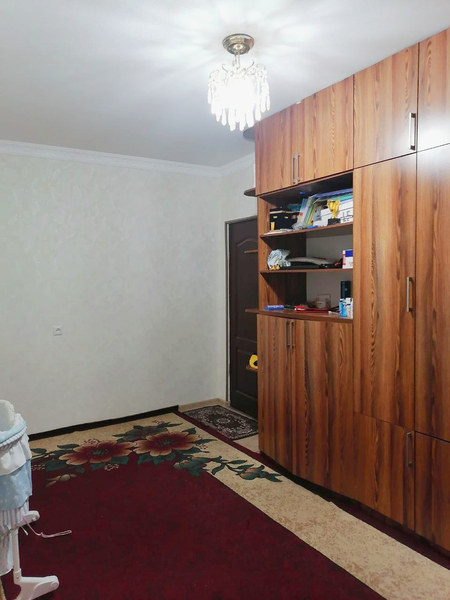 Продаётся квартира на метро Буюк Ипак Йули 1в2/4/4 лоджия 2*6