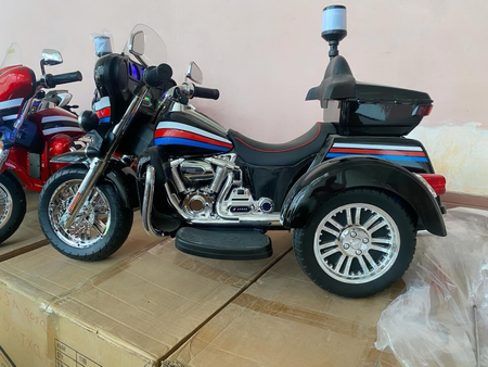 Katta bolalar politsiya motosikli migalka serena va ratsiyasi bor мото