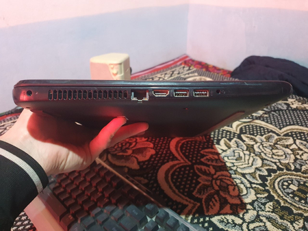 Noutbook HP yangidek