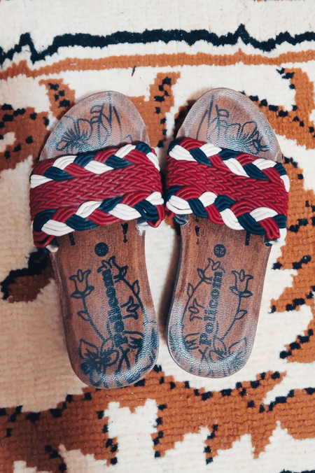 Bolalar oyoq kiyimlari