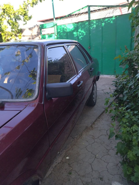 Audi 80. B2. 1982 года. Метан 80.