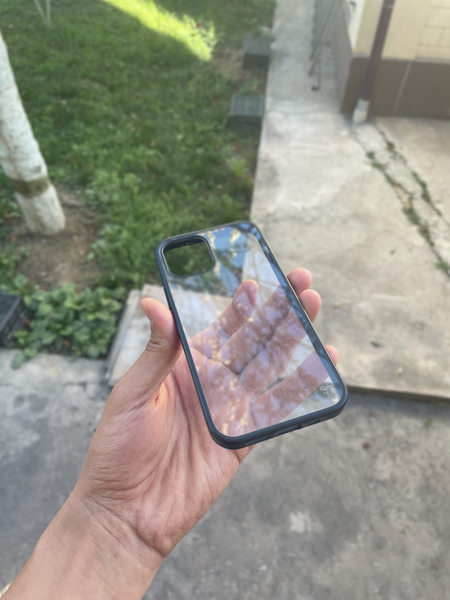 Продается чехол на Iphone 12 pro
