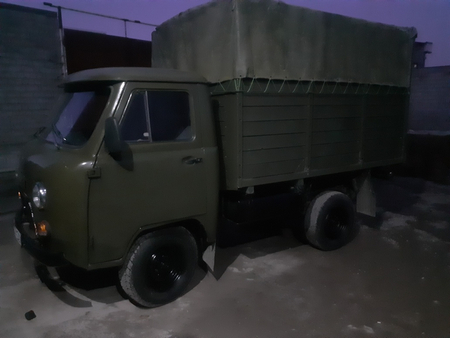 UAZ3303 Srochna Sotiladi