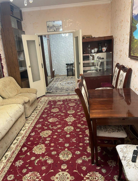 Arenda chorsu samarqan darvoza 2 hona 1 etaj