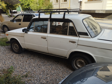 Автомобиль ваз 2106