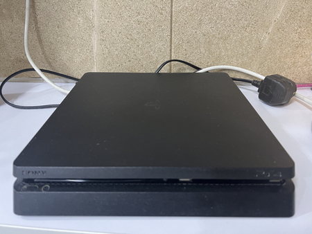 Playstation Sony 4 slim