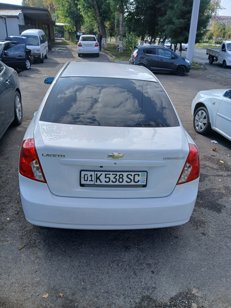 Lacetti 2013 srochna sotiladi