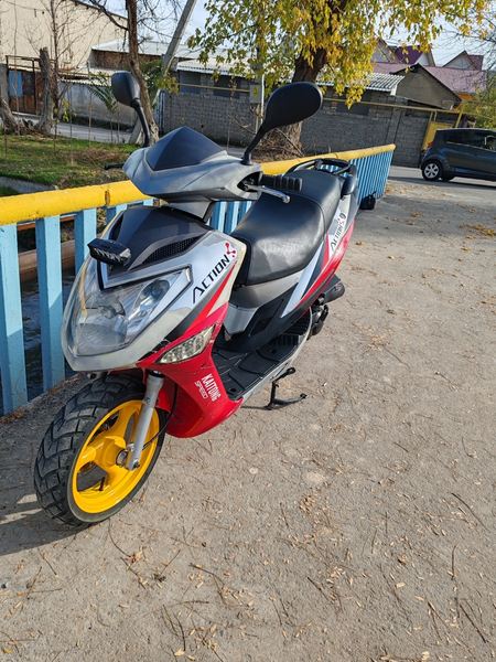 Продаётся скутер 80 кв каитонг спеед