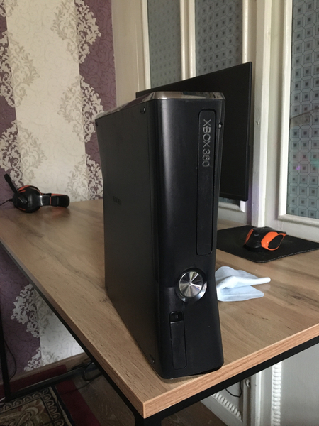 Xbox 360 slim 250gb freeboot